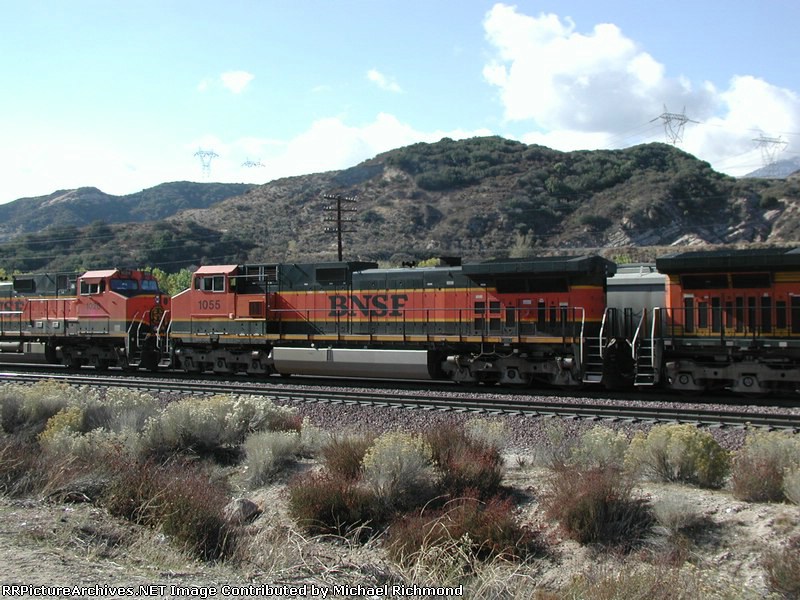BNSF 1055